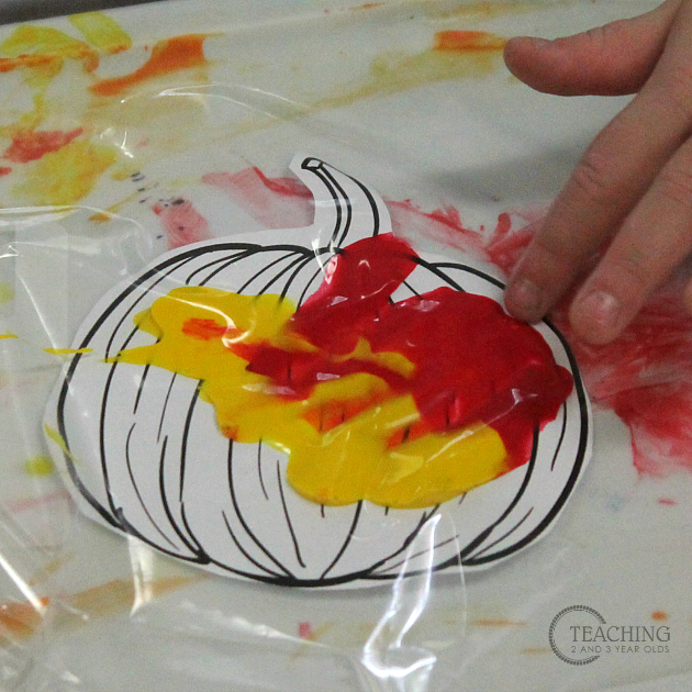 No Mess Pumpkin Art with Free Printable
