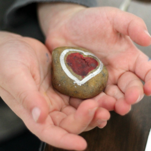 How to Teach Kindness to Children During the Christmas Season